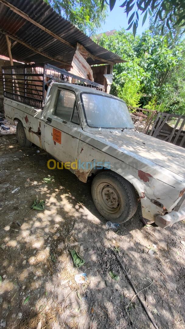 Mazda B1600 1983 الجزائر بئر توتة - واد كنيس - الجزائر