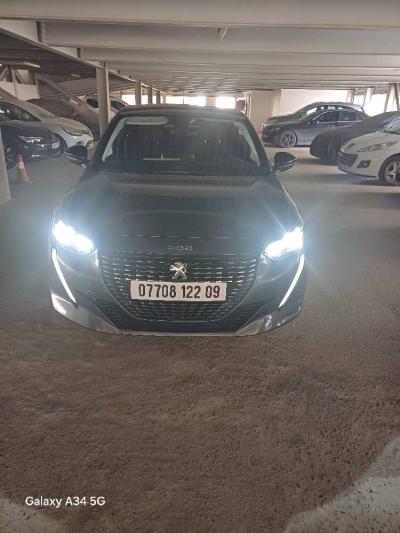 peugeot 208 2022 - Automobiles & Vehicules - Ouedkniss.com - Algérie