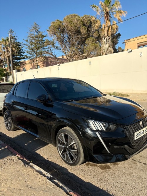 Peugeot 208 2023 GT وهران بئر الجير - واد كنيس - الجزائر