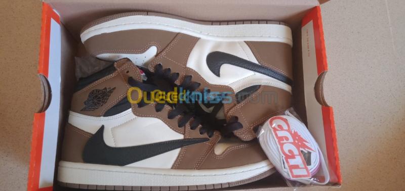 Air Jordan 1 Travis Scott high Oran Oran - Ouedkniss.com - Algérie